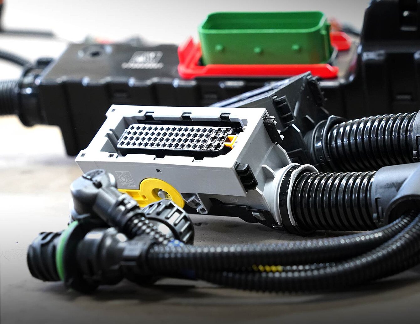 Cable harnesses + repair kits